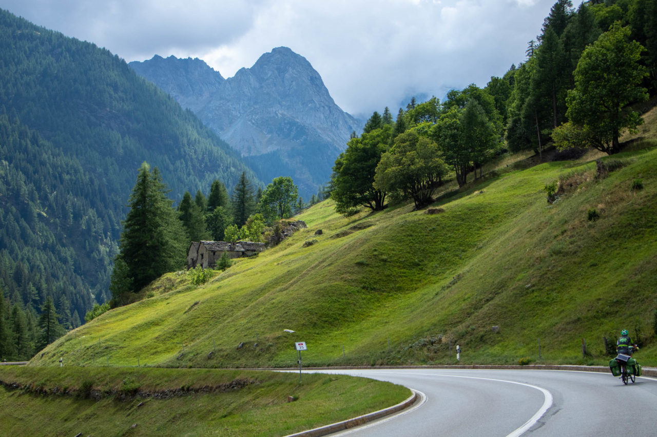 Suisse : Du col du Splügen à Brig – 2 L à vélo